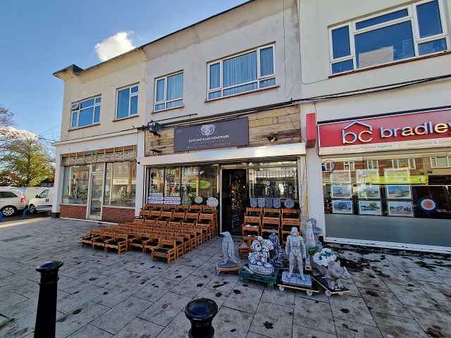 RETAIL SHOP - APPROX. 610 SQ. FT.... | V6644E - Bradleys Countrywide